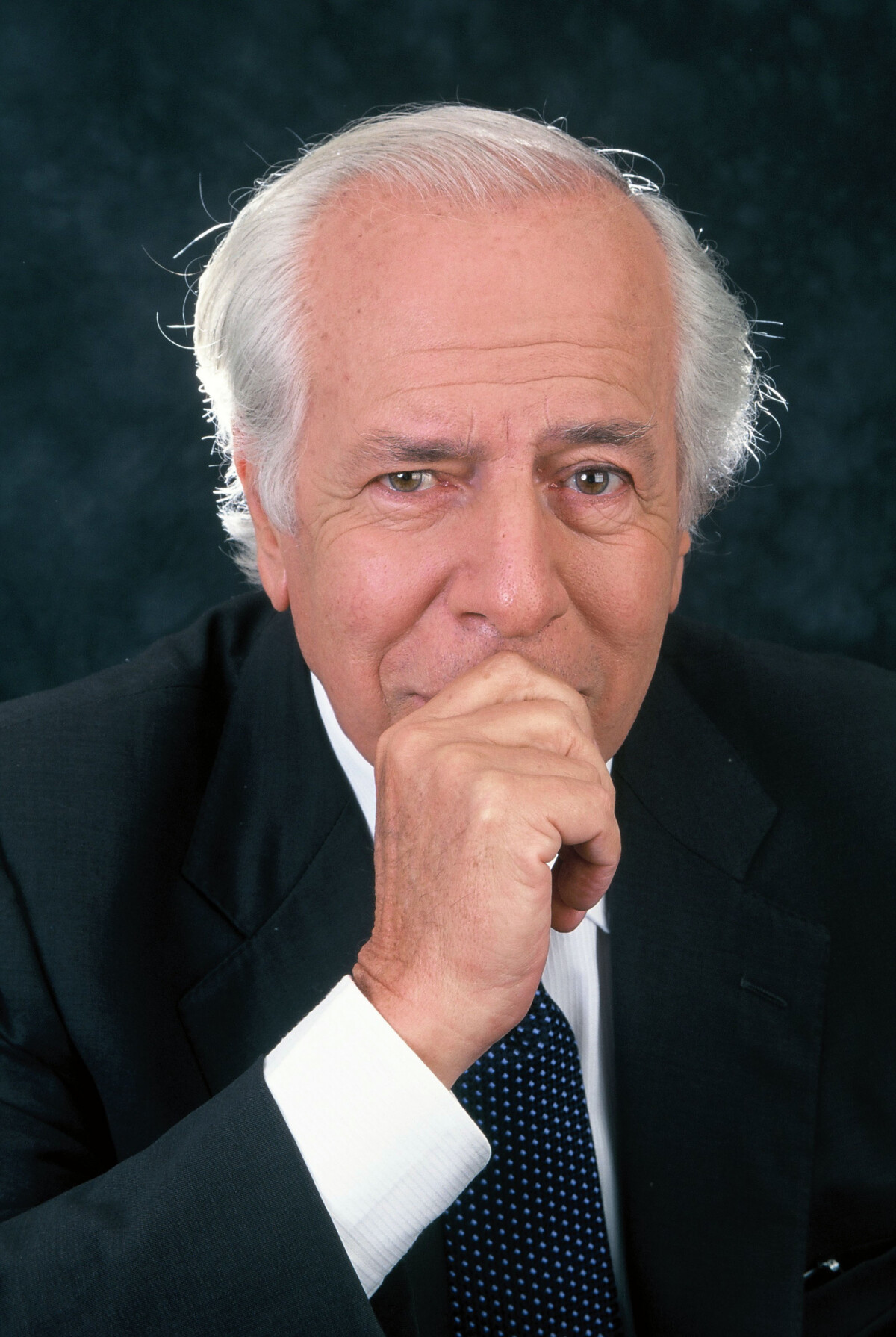 Photo : Portrait de Jean Daniel. - Purepeople