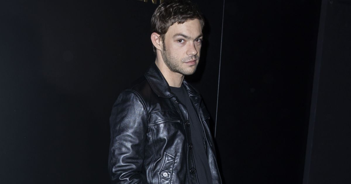 Félix Maritaud assiste au défilé de mode Saint Laurent, collection prêt ...
