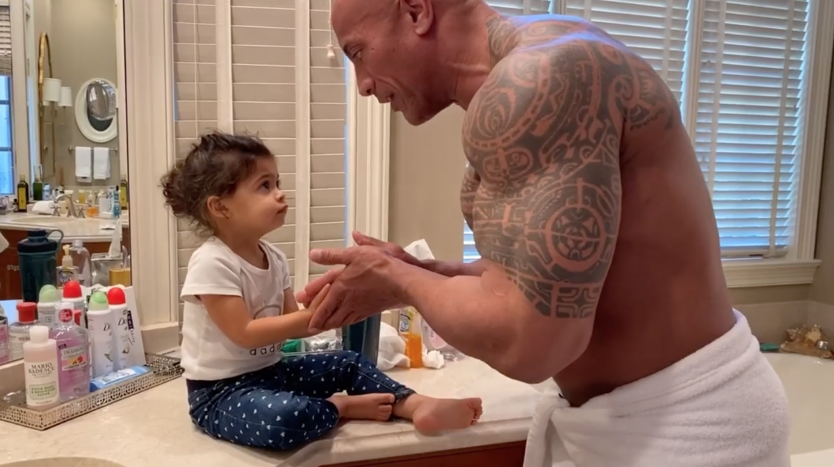 Photo : Dwayne Johnson (The Rock) et sa fille Tia. Avril 2020. - Purepeople