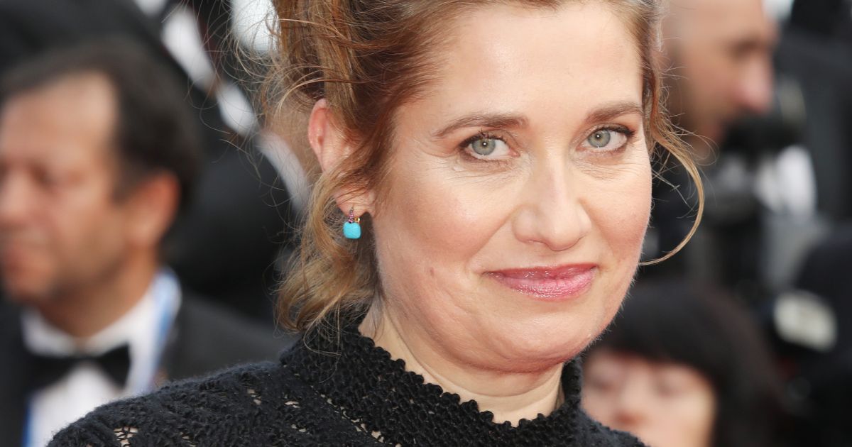 Emmanuelle Devos à la première du film Roubaix, une lumière (Oh Mercy ...