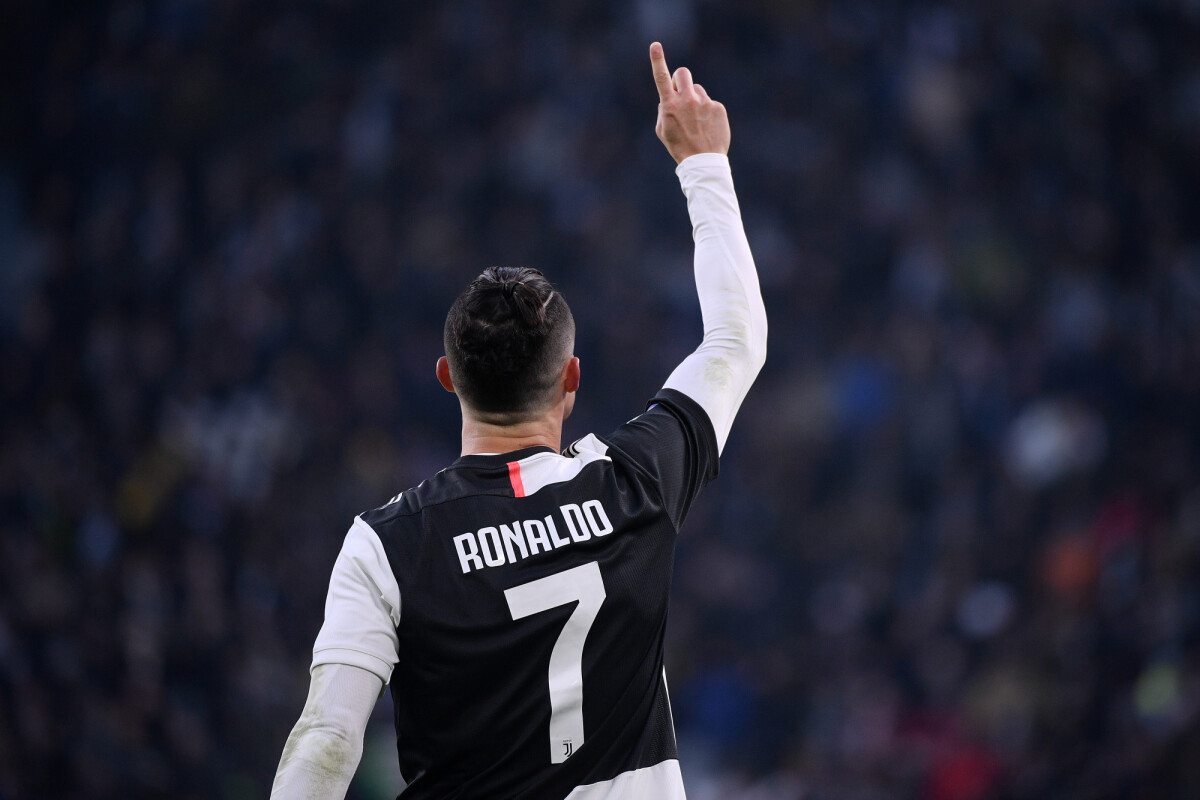 Photo : Cristiano Ronaldo - Match de Football - Juventus Turin vs ...