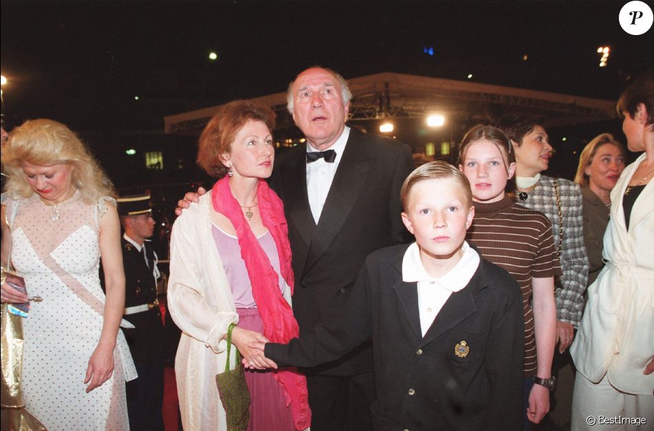 Michel Piccoli, sa femme Ludivine et leurs deux enfants, Inord et ...