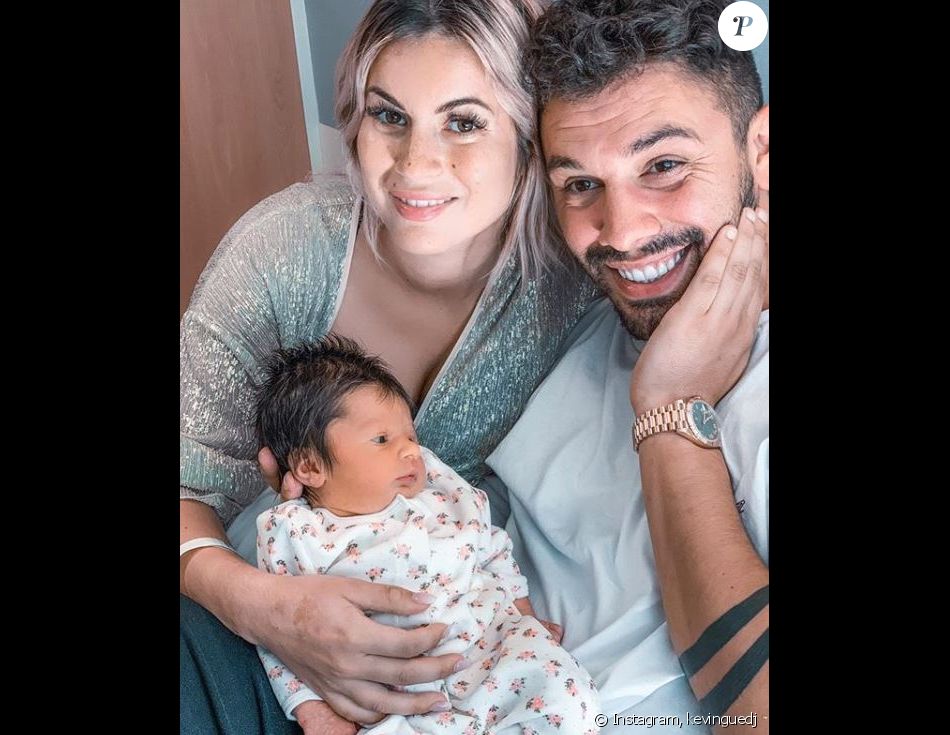 Carla Moreau et Kevin Guedj des Marseillais avec leur fille Ruby ... Carla Moreau et Kevin Guedj des Marseillais avec leur fille Ruby ...