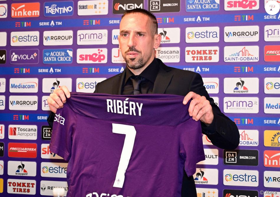 Franck Ribéry lors de sa présentation officielle à Florence le 22 août ...