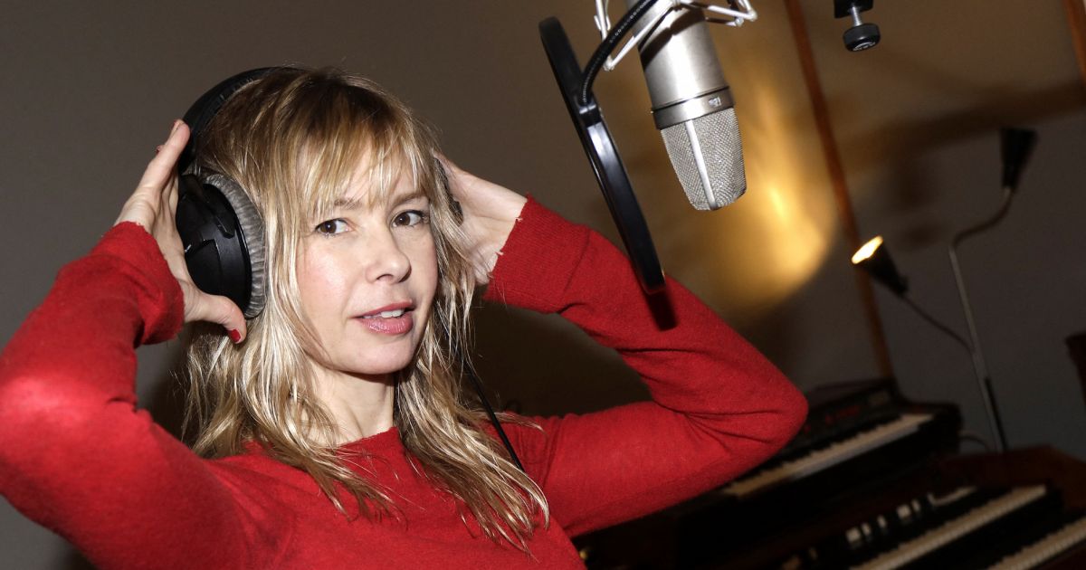 Exclusif - Romane Serda - Enregistrement de la chanson Un coin pour ...