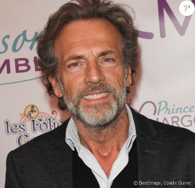Stéphane Freiss déjà recasé : sourires et selfies avec une jolie brune ...