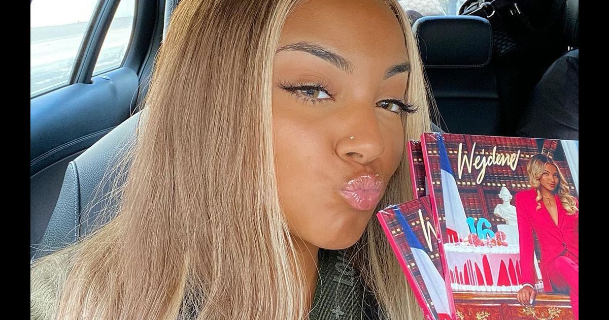 Wejdene prend la pose sur Instagram. La chanteuse a dévoilé en ...
