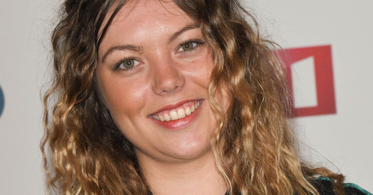 Héloïse Martin à Lavant Première De Série Télévisé Tf1 Le Bazar De La Charité Au Grand Rex à