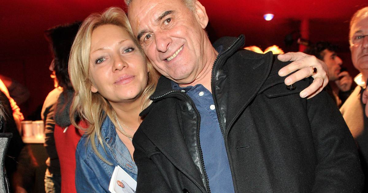 Michel Fugain pose avec sa compagne Sanda à La Cigale à Paris le 15 ...