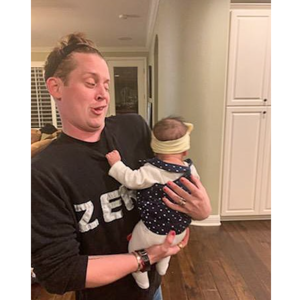 Photo : Les premières photos du fils de Macaulay Culkin et sa compagne ...