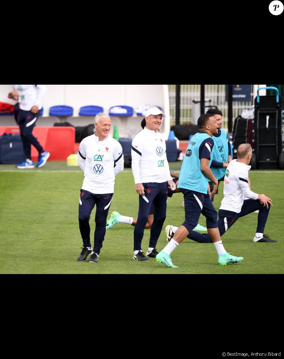 Didier Deschamps : La mort brutale de son frère en avion, le drame de ... Didier Deschamps : La mort brutale de son frère en avion, le drame de ...