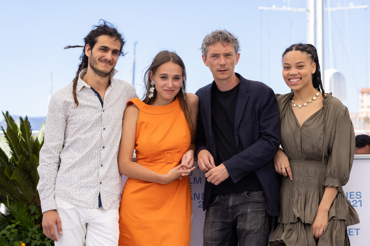 Photo : Etienne Rey, Swann Arlaud, Olenka Ilunga, Capucine Valmary au ...