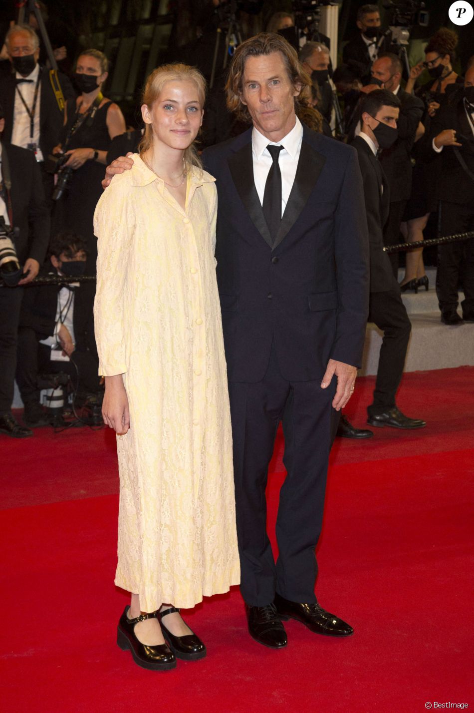 Julia Roberts : Sa fille Hazel a déjà 16 ans, elle défile sur le tapis ...