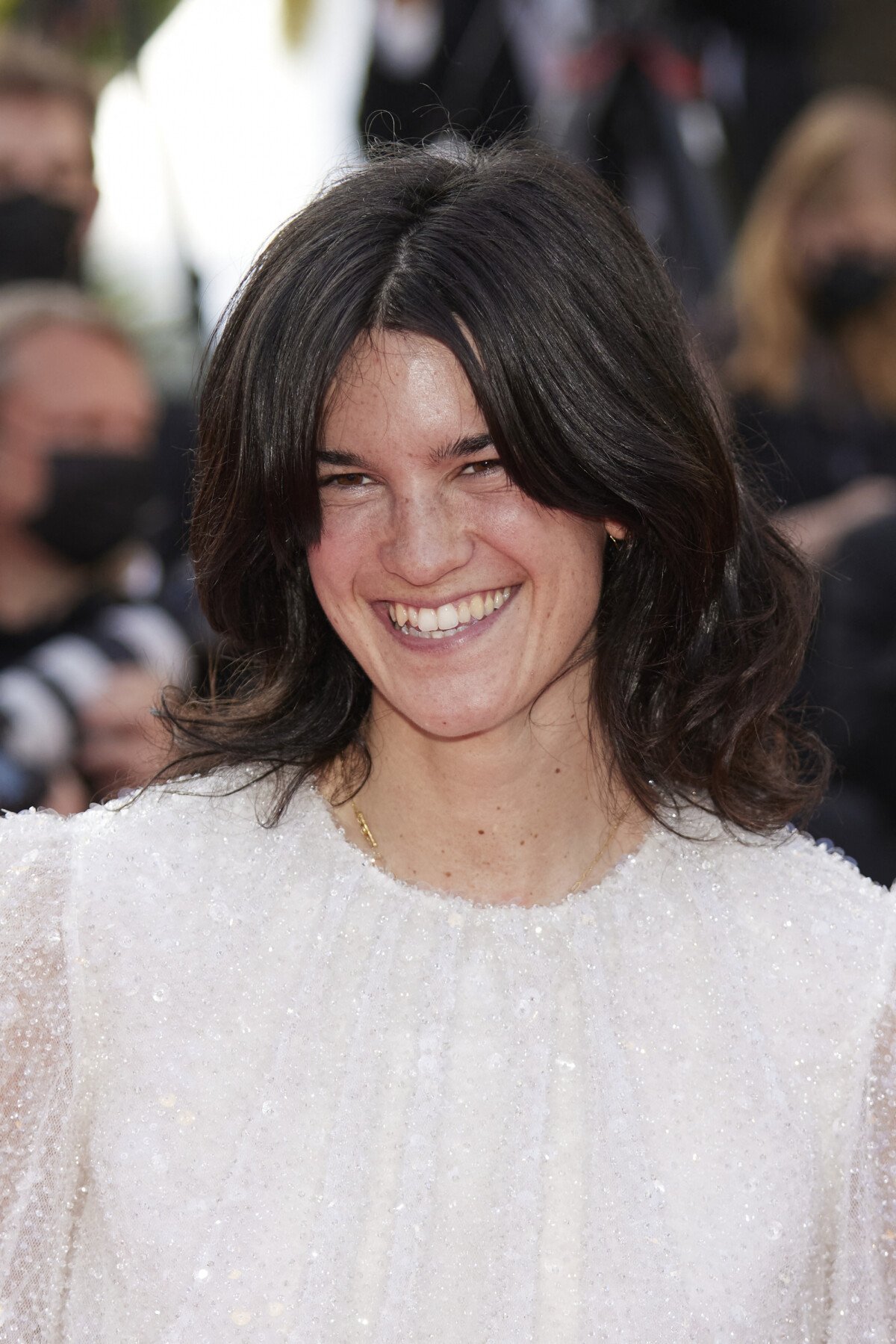 Photo : Suzanne Lindon - Montée des marches du film " OSS 117 : Alerte ...