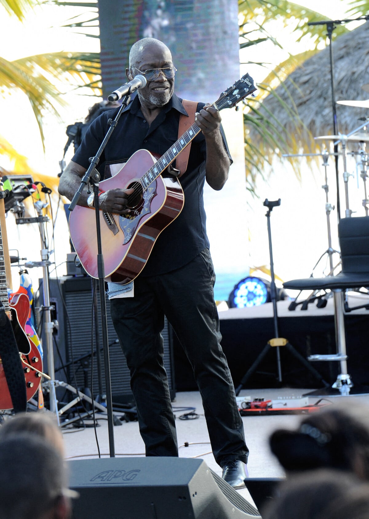 Vidéo : Obsèques de Jacob Desvarieux (Kassav') : 600 personnes et des ...