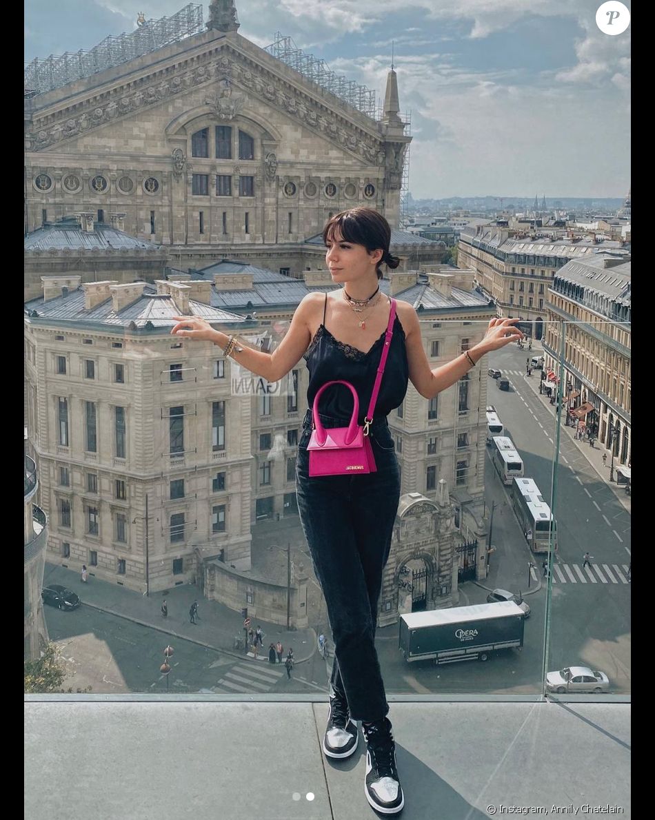 Annily Chatelain, la fille d'Alizée et Jérémy Châtelain, pose sur le ...