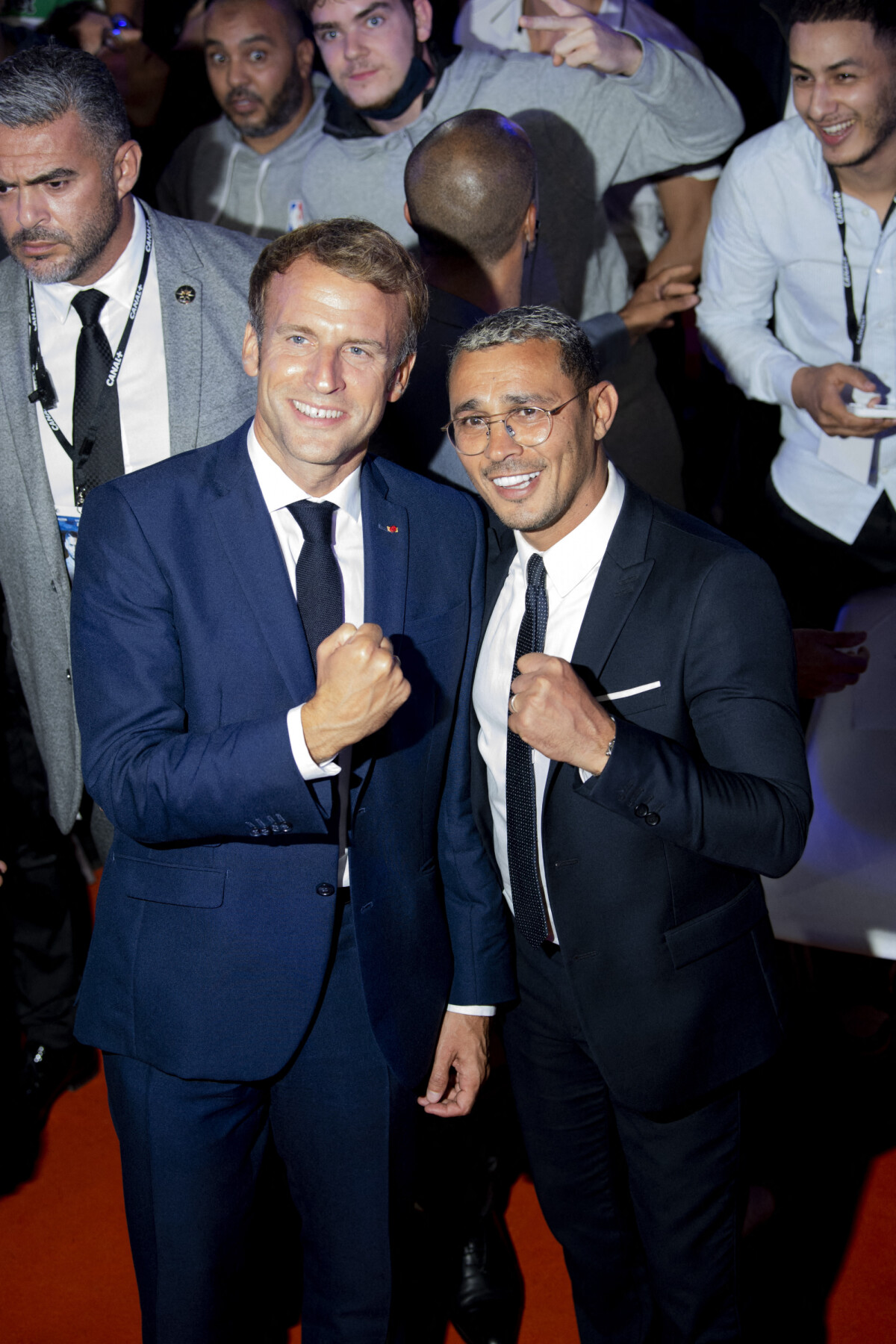 Photo : Emmanuel Macron, président de la République aux cotes de Brahim ...