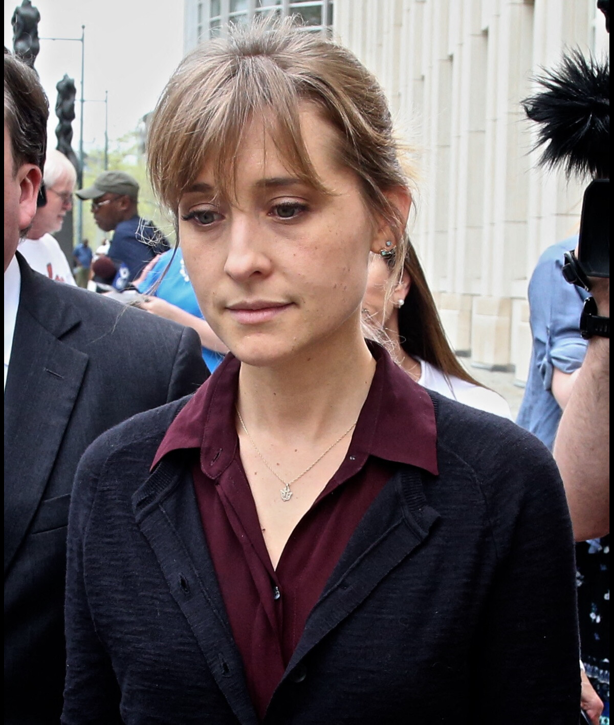 Photo : Allison Mack à sa sortie de la Cour Fédérale de Brooklyn à New ...