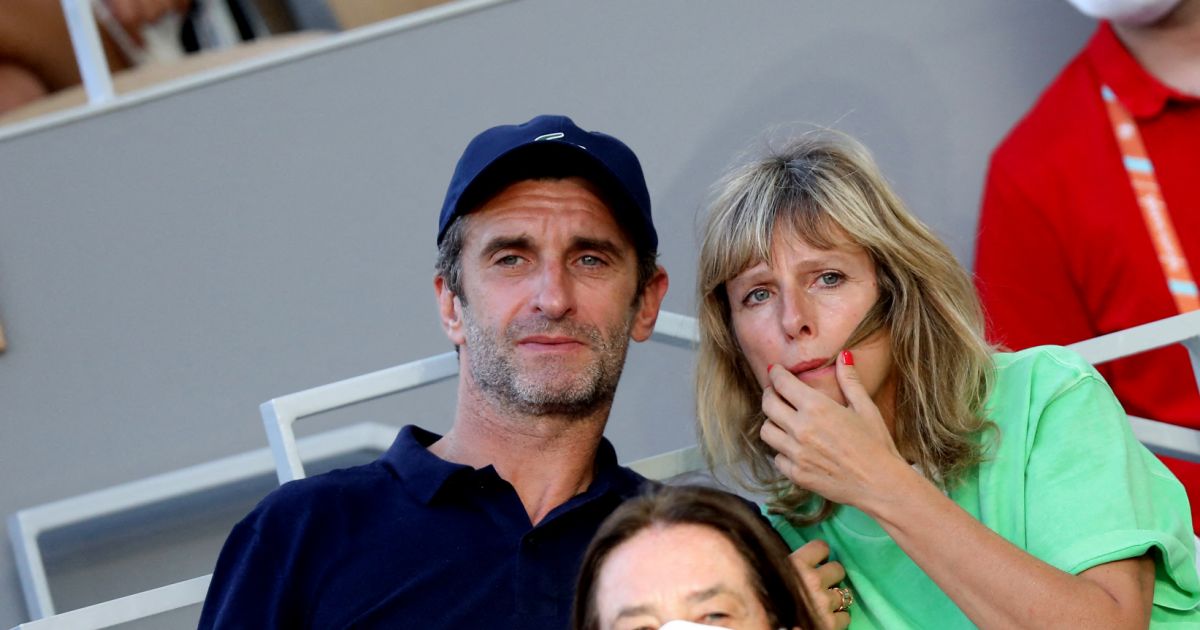 Karin Viard et son compagnon Manuel Herrero dans les tribunes des ...