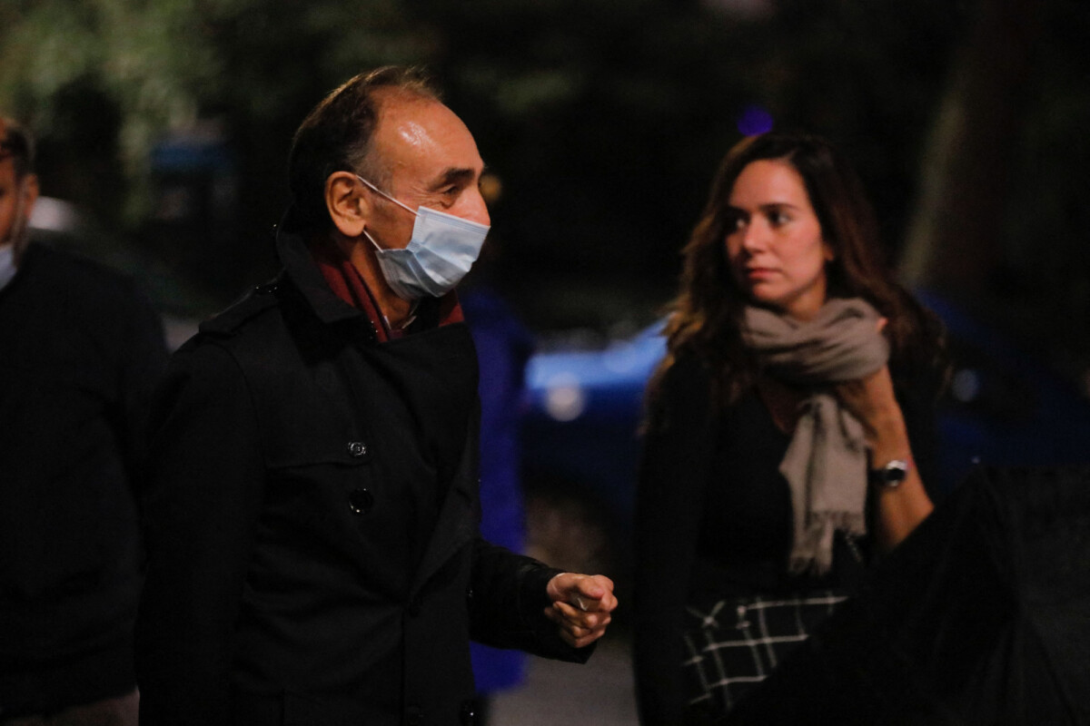 Photo : Eric Zemmour et sa conseillère en communication Sarah Knafo à l ... Photo : Eric Zemmour et sa conseillère en communication Sarah Knafo à l ...