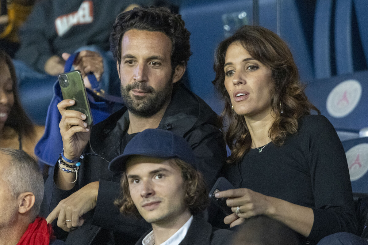 Photo : Laurie Cholewa et son mari Greg Levy - People au match de football ligue 1 Uber Eats PSG ...