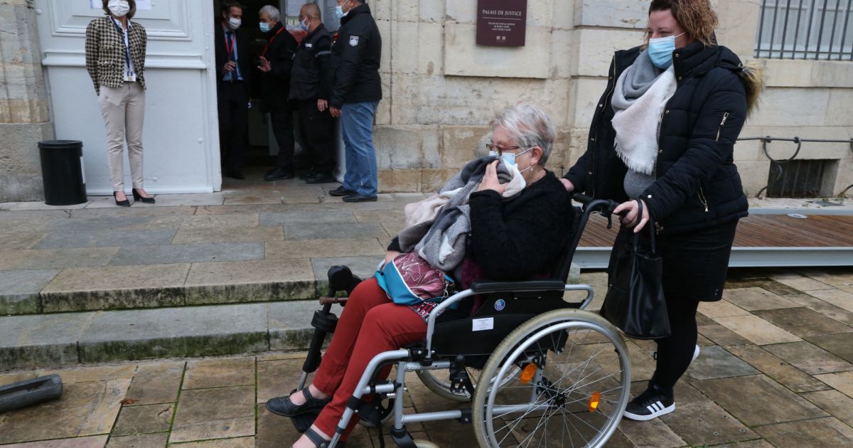 Martine Henry, la mère de Jonathann Daval - Ouverture du procès de ...