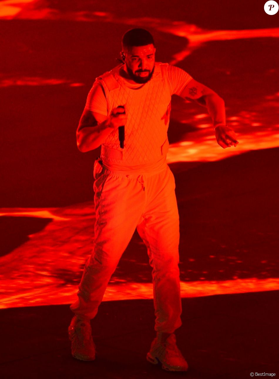 Drake en concert à l'American Airlines Arena à Miami le 13 novembre ...
