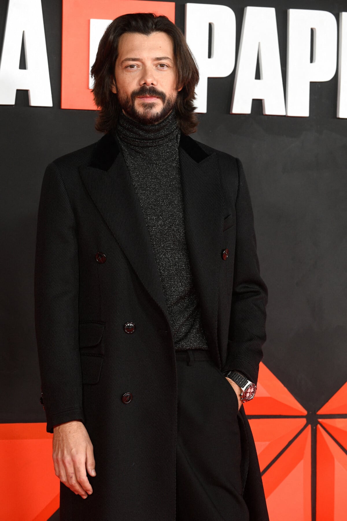 Photo : Álvaro Morte à la première de la série "La Casa De Papel ...
