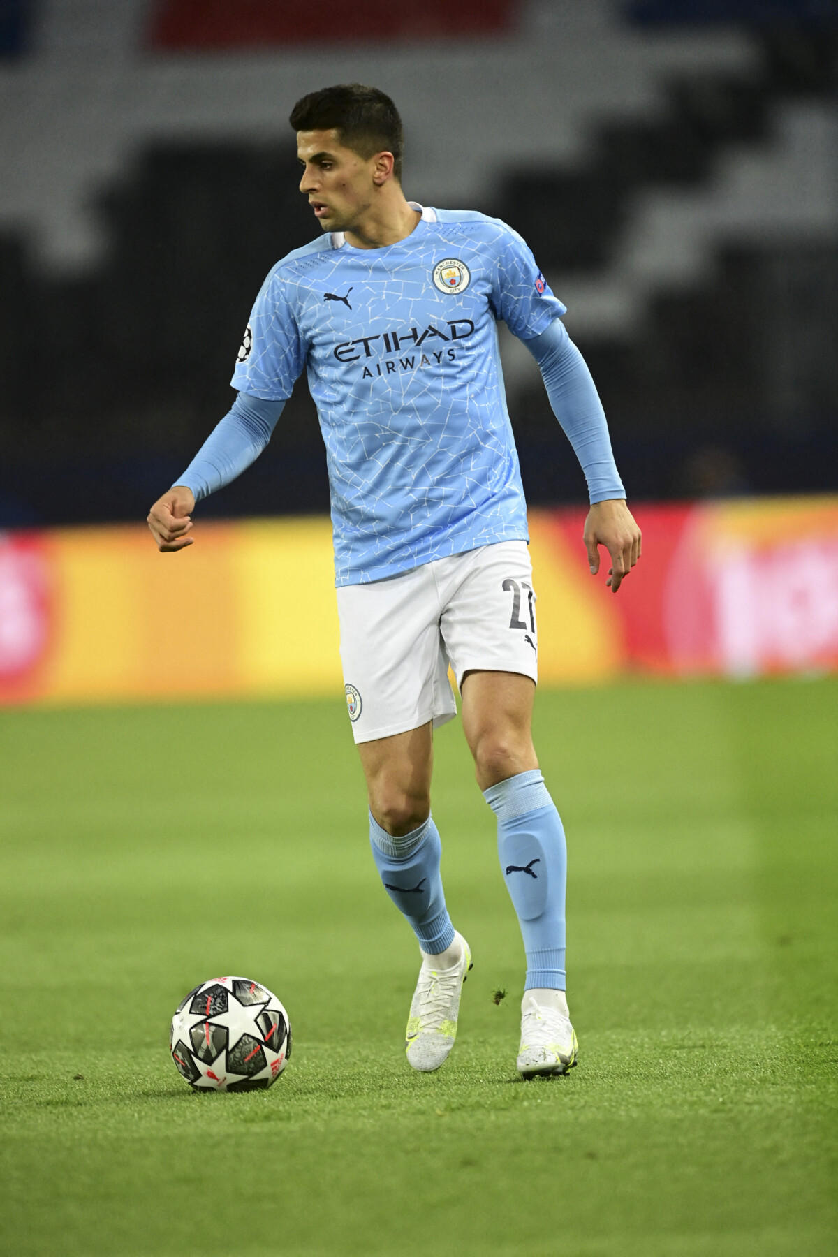 Photo : Joao Cancelo (Man City) - Manchester City bat le PSG (2 - 1) en ...