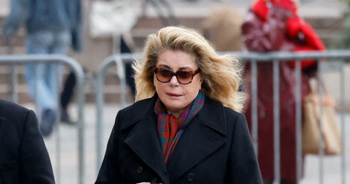 Catherine Deneuve - Arrivées aux obsèques (bénédiction) de Gaspard ...