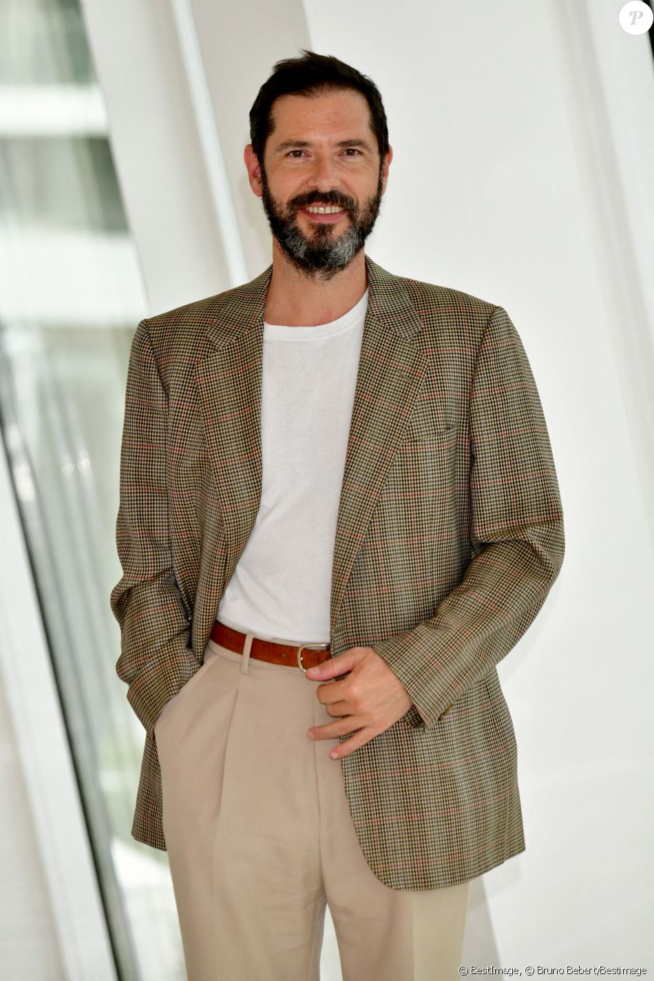 Melvil Poupaud - Photocall de la série Ovni dans le cadre de ...