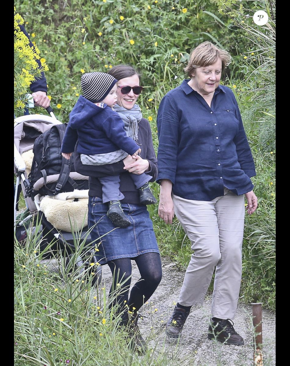 Angela Merkel n'a pas eu d'enfant mais est devenue une grand-mère ...