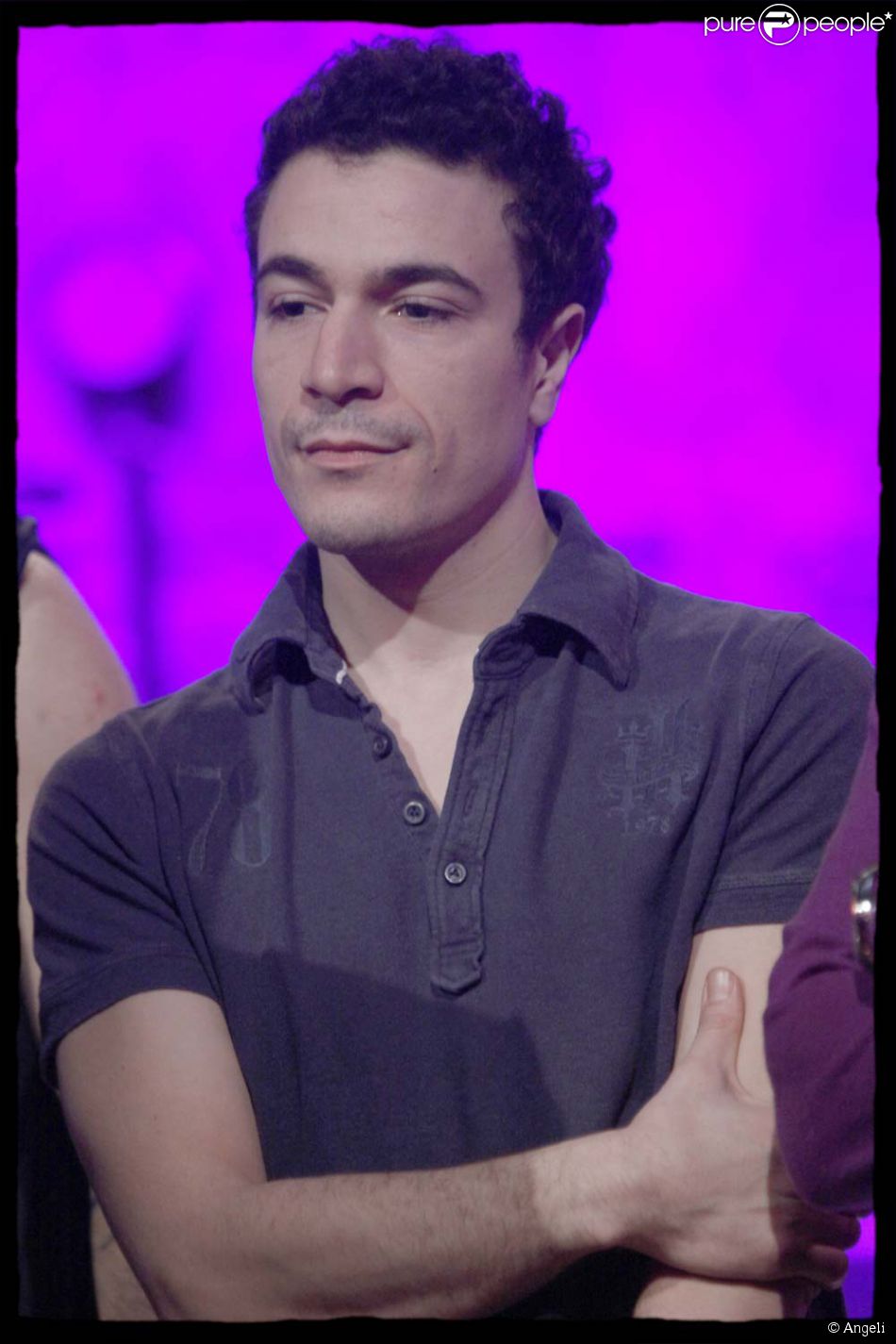 Yacine à l'enregistrement du Comedy club Live, sur Le Mouv', à Paris le ...