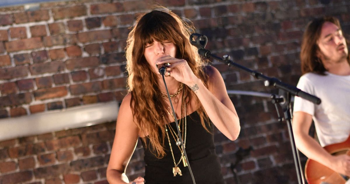 Exclusif - Lou Doillon en concert lors de la soirée de présentation de ... Exclusif - Lou Doillon en concert lors de la soirée de présentation de ...