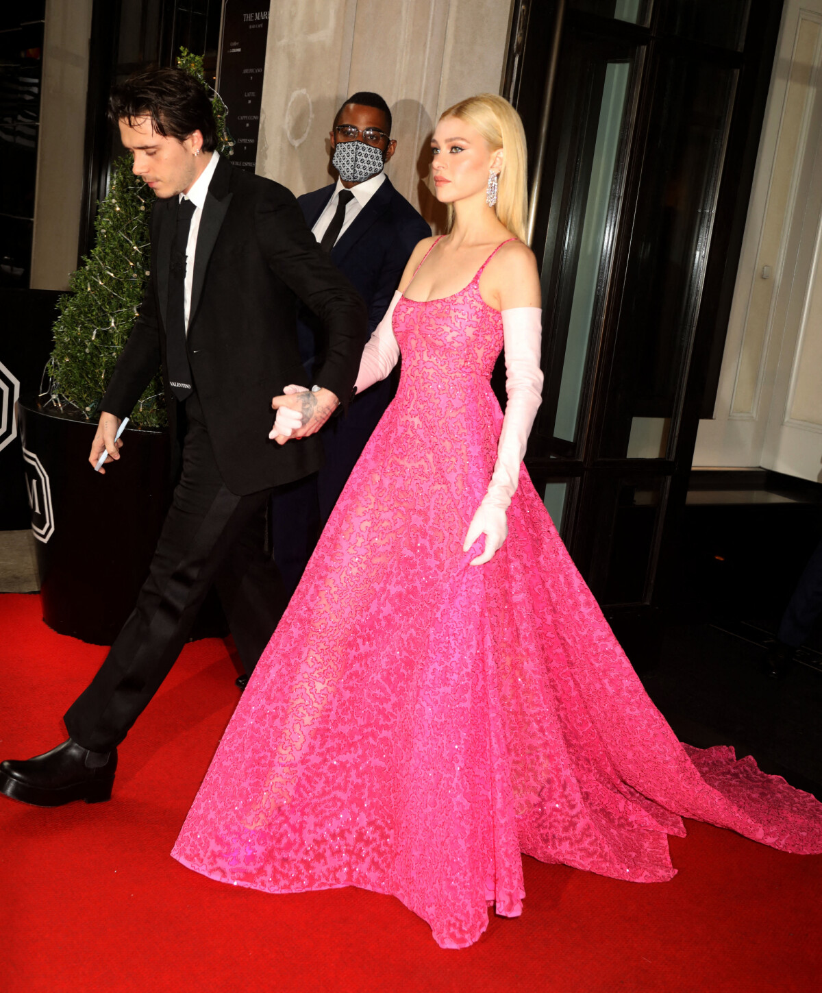 Photo : Brooklyn Beckham et sa fiancée Nicola Peltz - Les people à la ...