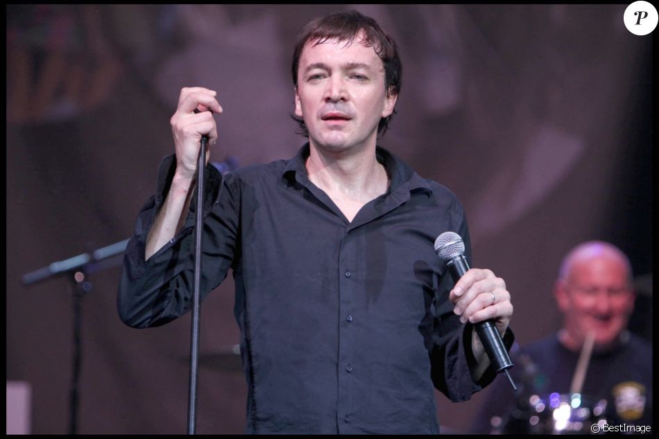 LE CHANTEUR CALI - CONCERT AU ZENITH AU PROFIT D'EMMAUS, QUI FETE SES ...
