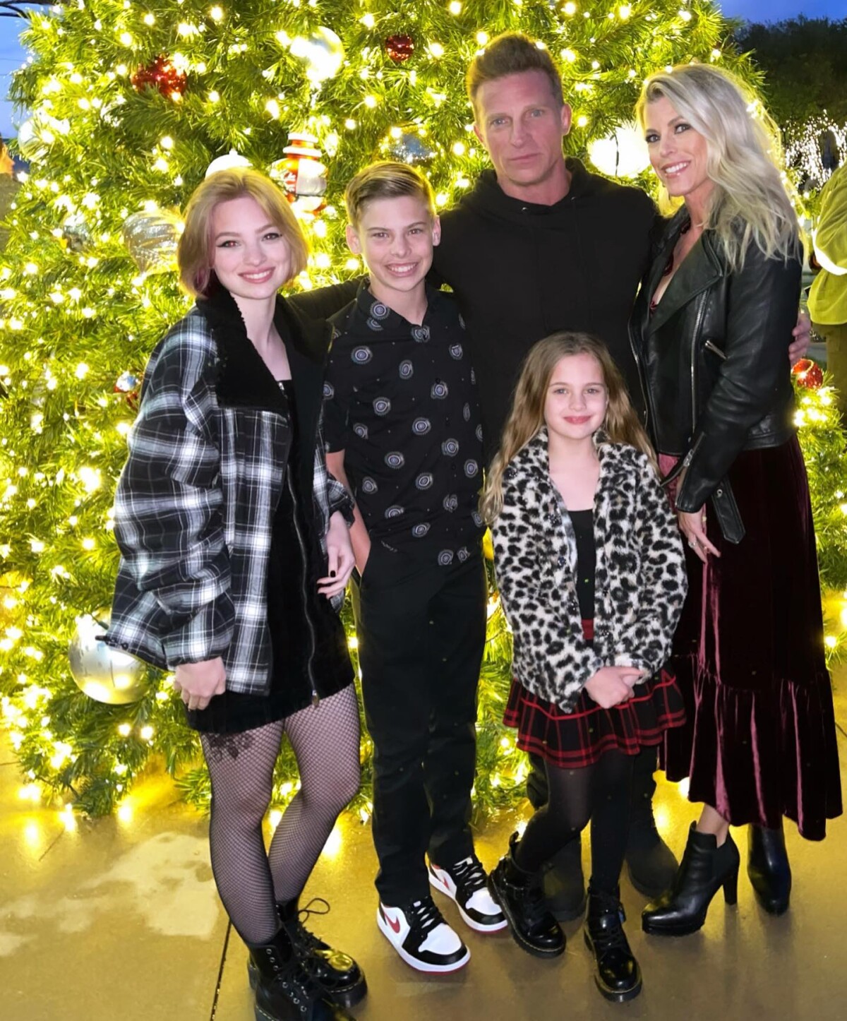 Photo : Sheree Burton, Steve et leur trois enfants - Purepeople