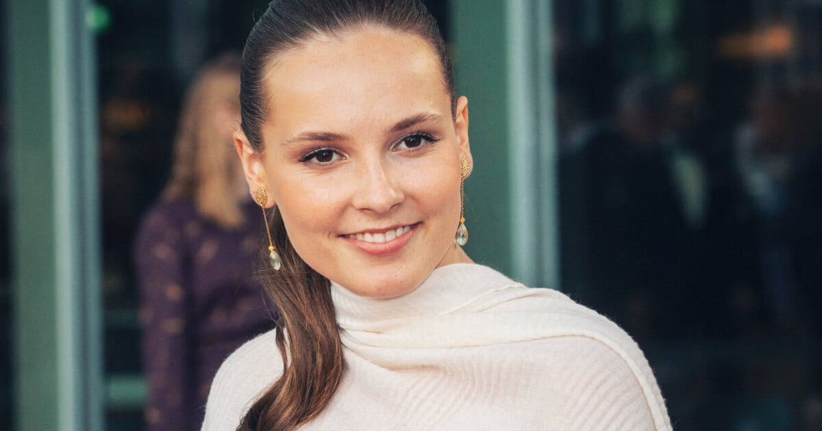 Ingrid Alexandra de Norvège : Diadème historique sur la tête, la ...