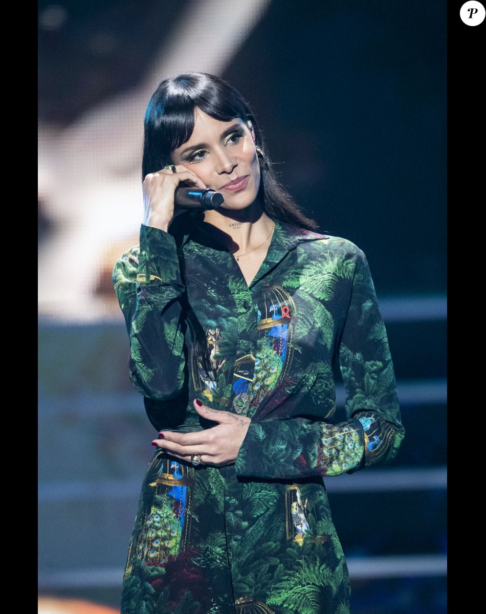 Shy'm torride en combi moulante et transparente : look osé pour son ...