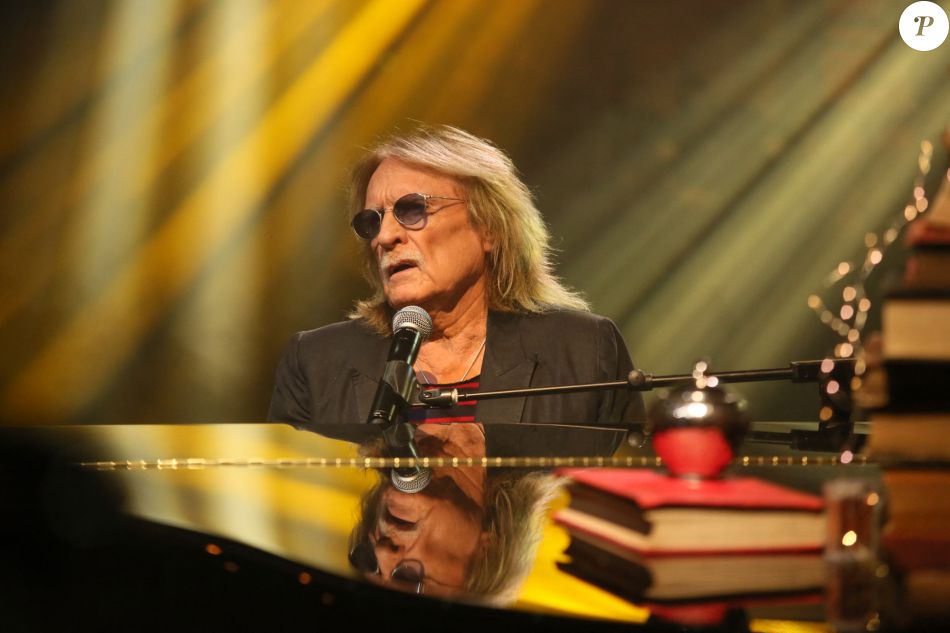 Exclusif - Le chanteur Christophe (Daniel Bevilacqua) - Enregistrement ...