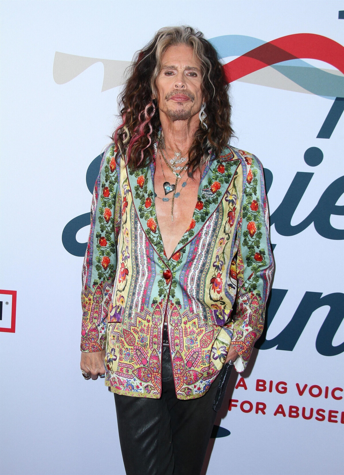 Vidéo : Steven Tyler est sorti de rehab ! Premières nouvelles du ...