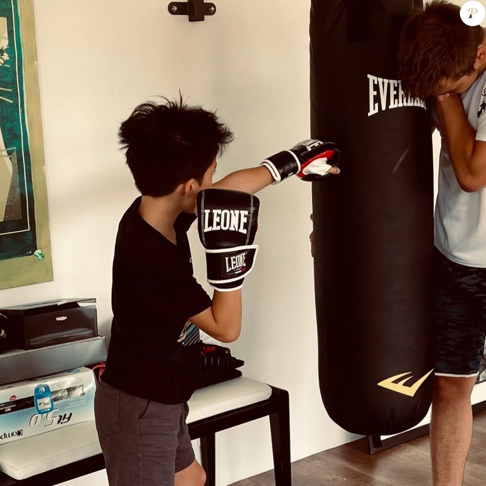 Aaron, le fils d'Arthur - Purepeople