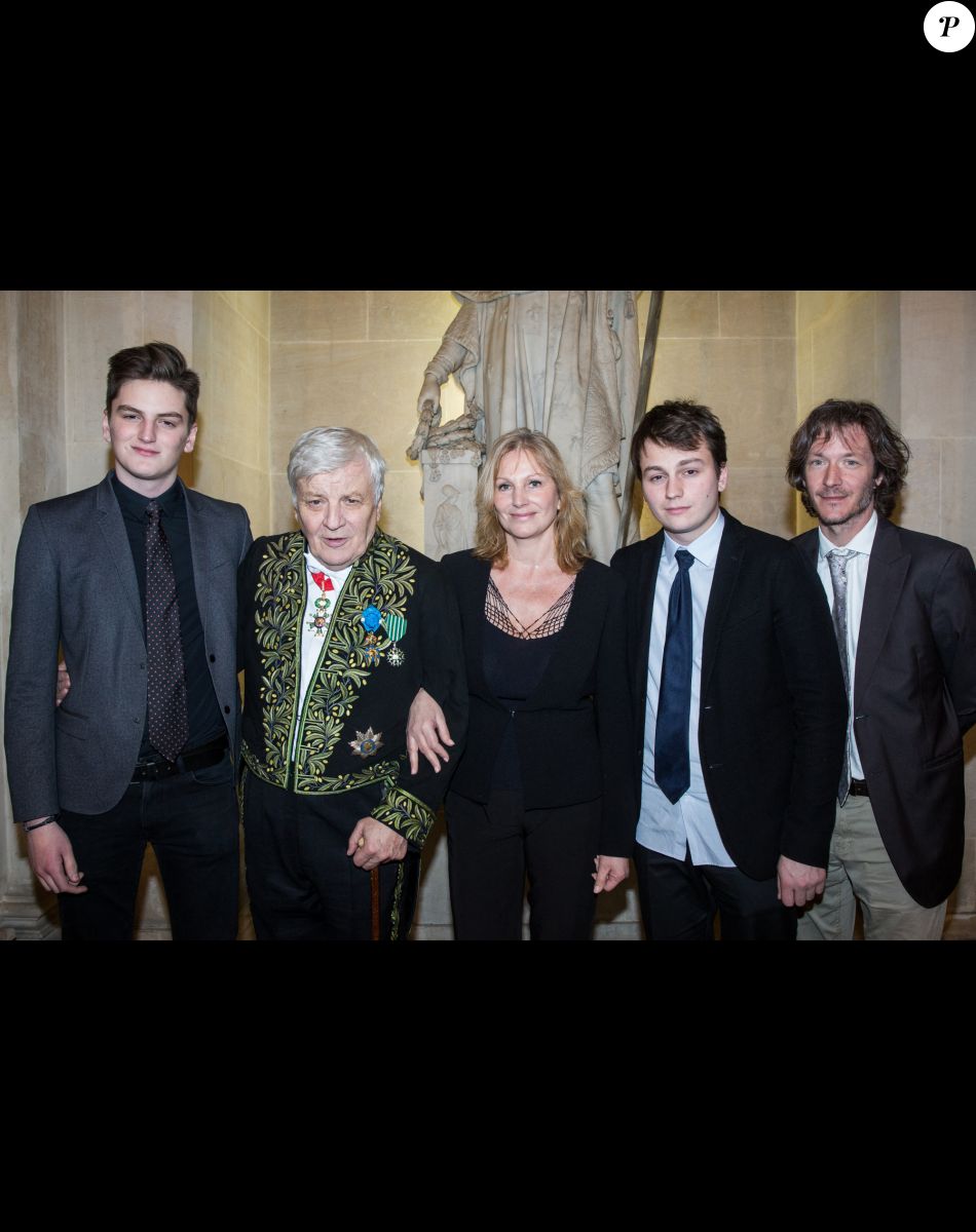 Mort de Jacques Perrin : À 27 ans, son fils Maxence, Pépinot dans "Les ...