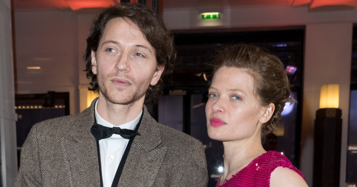 Le chanteur Raphaël et sa compagne Mélanie Thierry (robe Stella ...