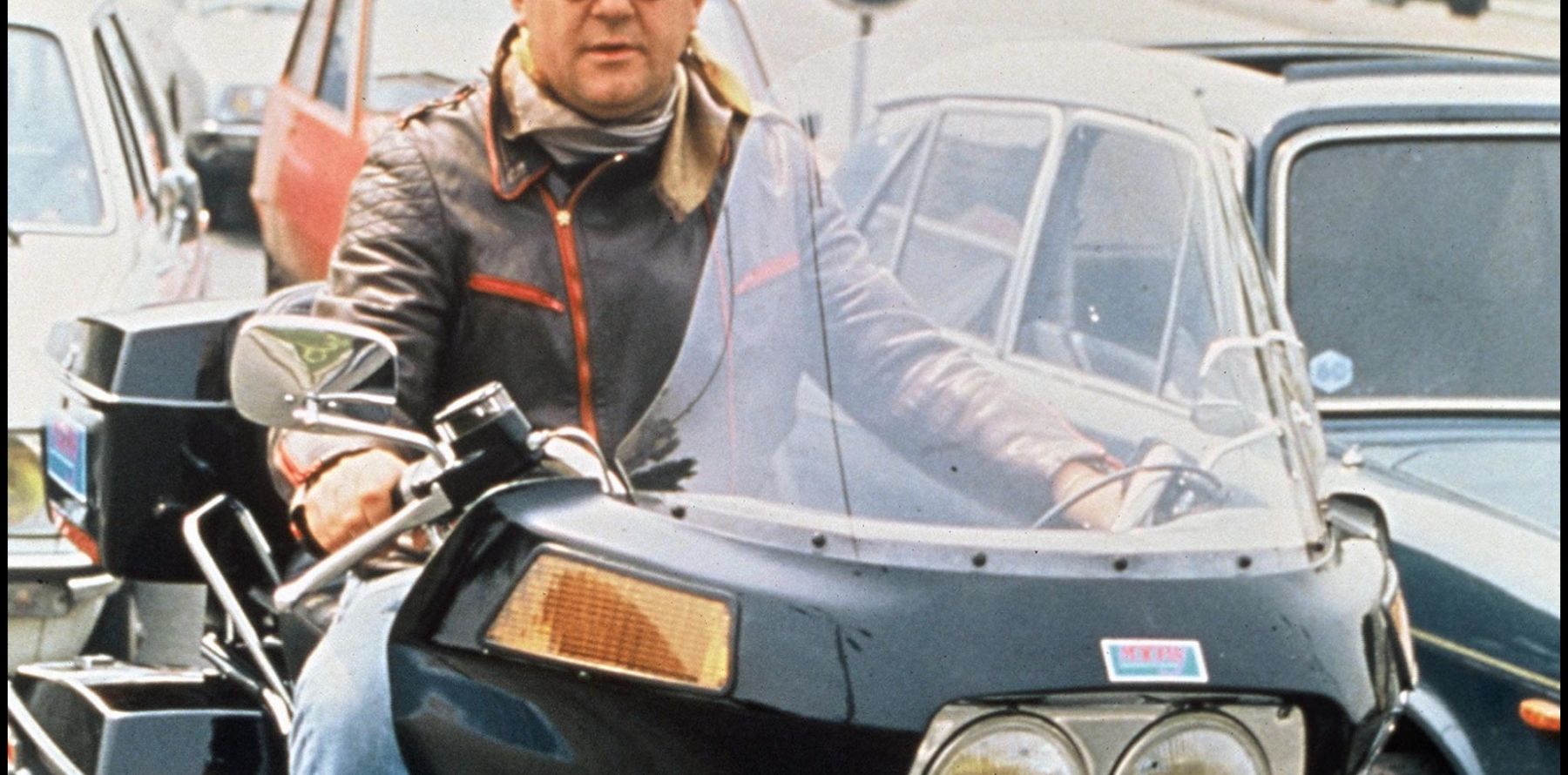 Mort de Coluche après un accident : le routier qui l'a tué, plongé dans ...