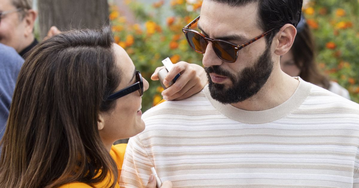 Sofia Essaïdi et son compagnon Adrien Galo s'embrassent en marge du ...