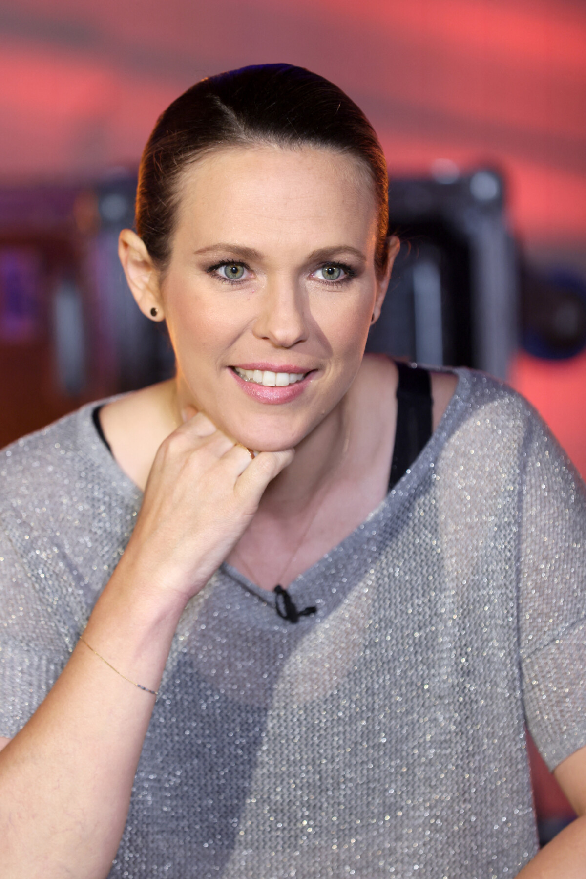 Photo : Exclusif - Lorie (Lorie Pester) - Backstage de l'enregistrement ...