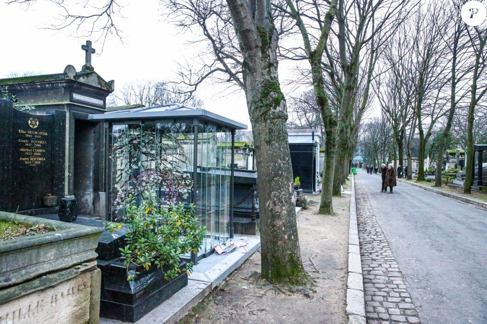 Le caveau familiale au cimetière de Montmartre où France Gall a rejoint ...