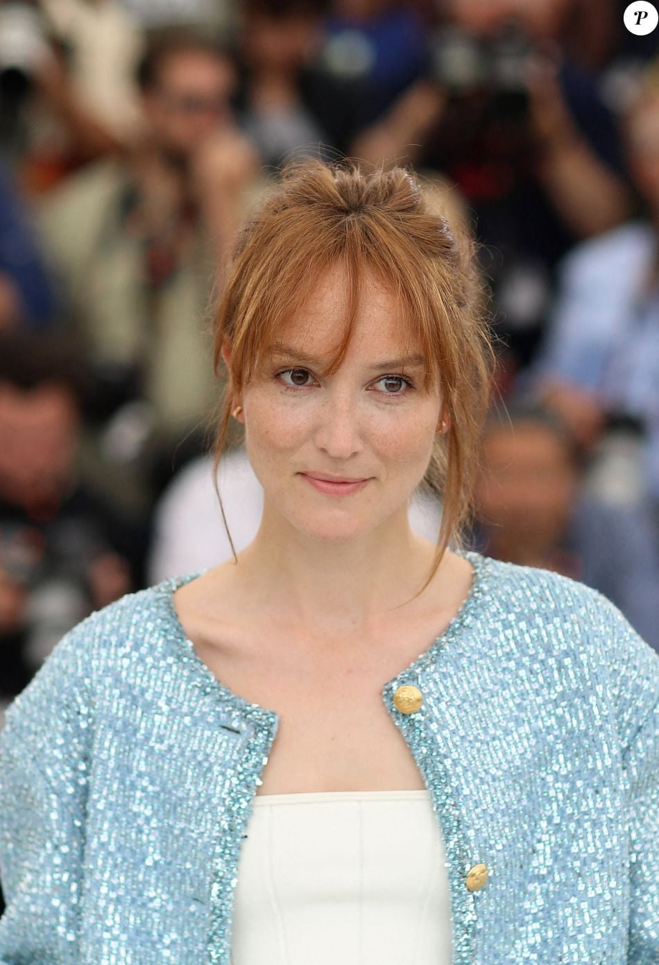 Anaïs Demoustier au photocall du film Novembre lors du 75ème Festival ...