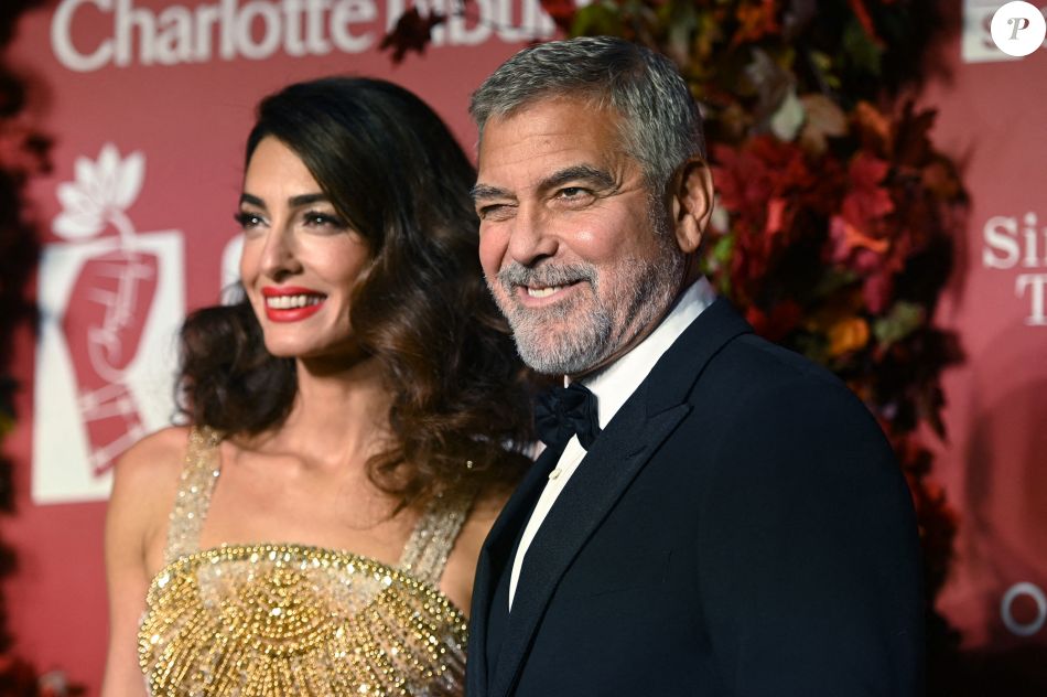 Amal Clooney et George Clooney arrivent sur le tapis rouge de la ...